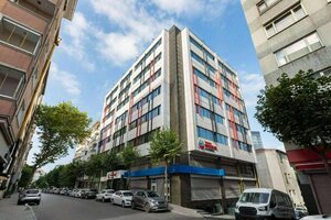 Ramada Encore by Wyndham İstanbul Şişli (İstanbul, Şişli, Merkez Mah., Sıracevizler Cad., 19), otel  İstanbul'dan
