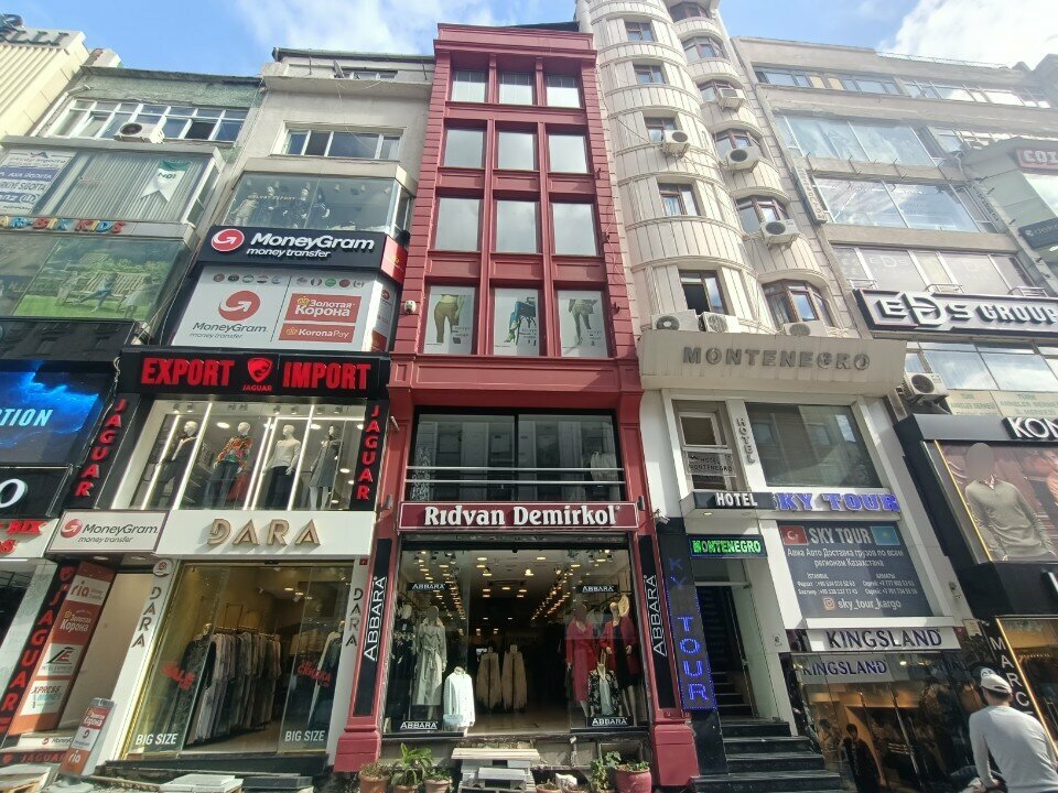 Giyim mağazası Rıdvan Demirkol, İstanbul, foto