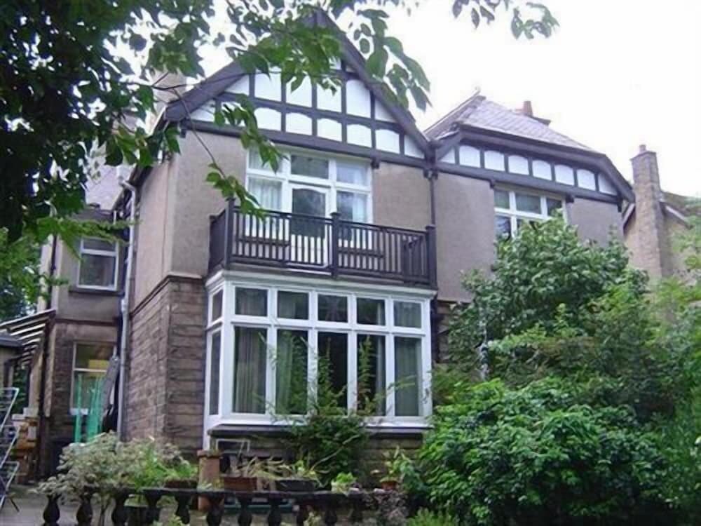 Otel Cedar House B&b, Matlock, foto