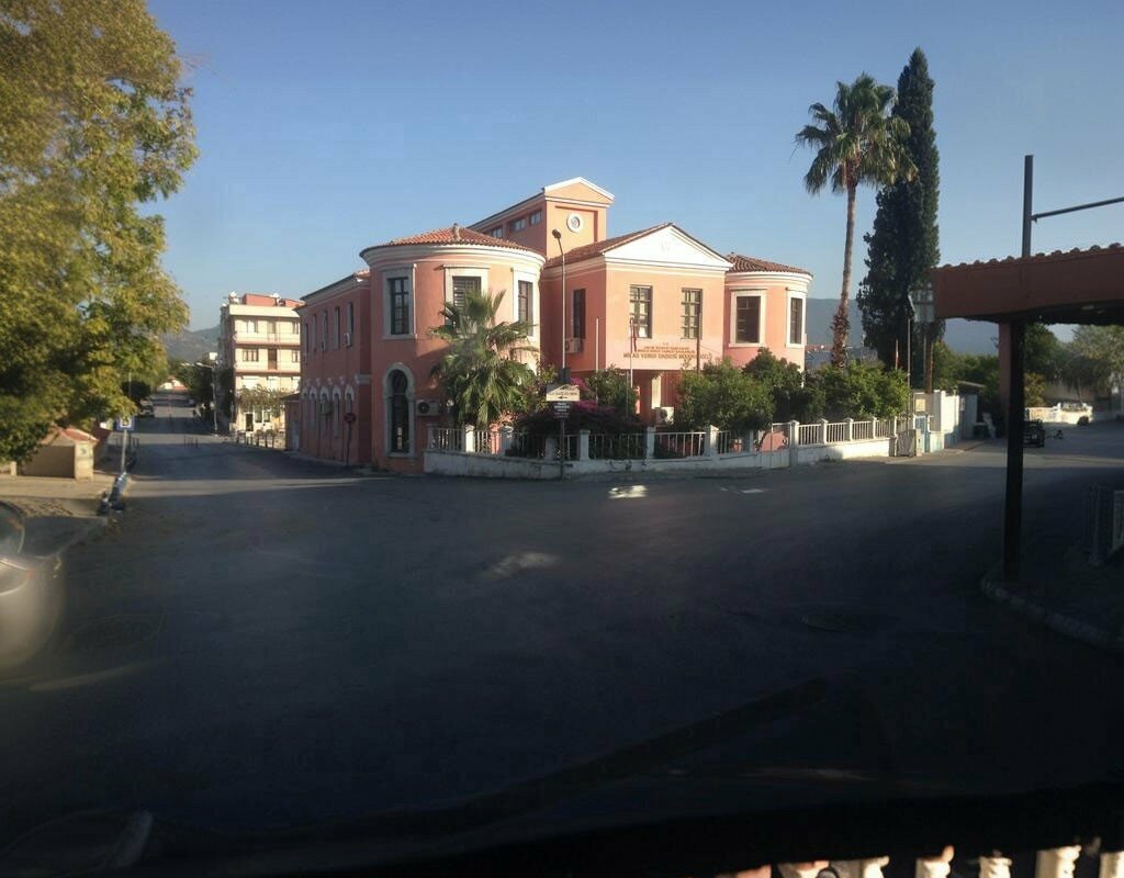 Belediyeler, devlet daireleri Milas Vergi Dairesi Müdürlüğü, Milas, foto