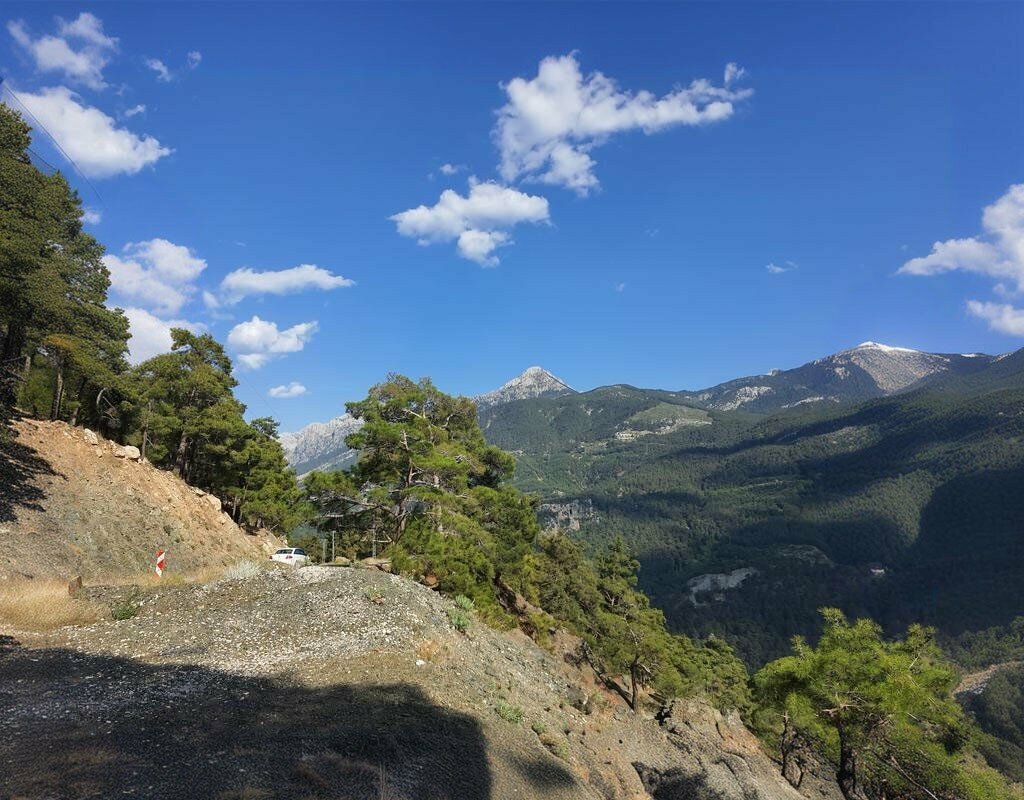 Parklar ve ormanlar Sivri Dağ Milli Parkı, Antalya, foto