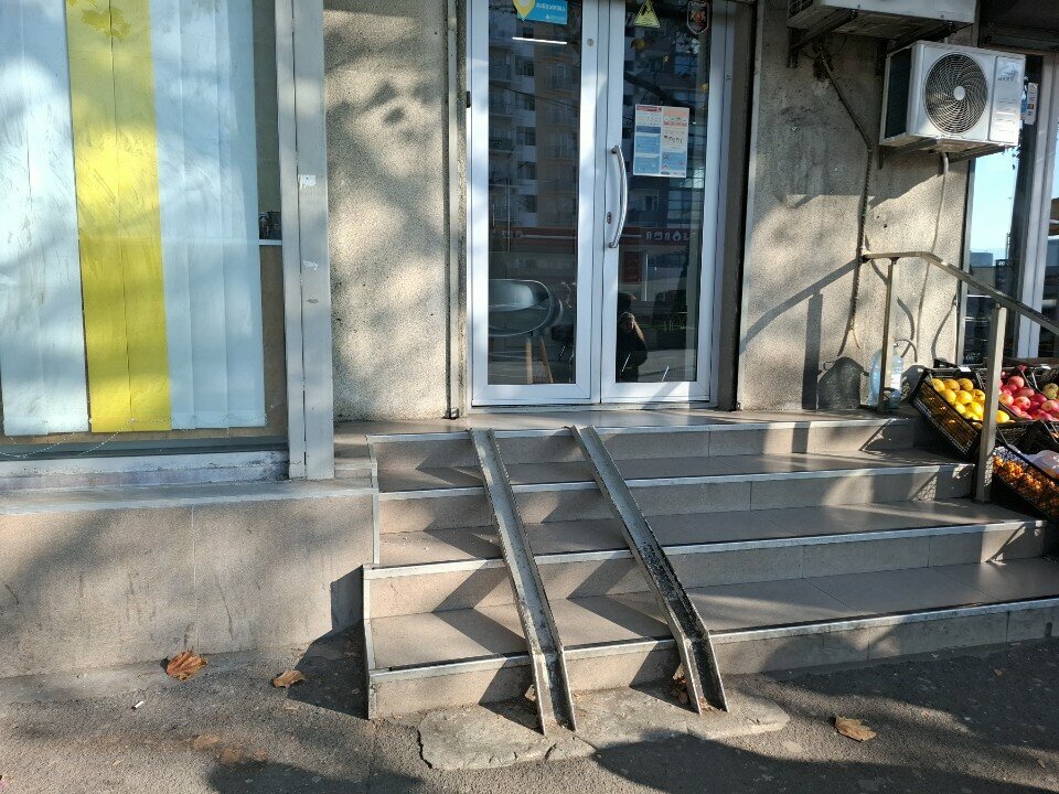 Özel ağız ve diş sağlığı klinikleri ve muayenehaneleri 32 dent, Tiflis, foto