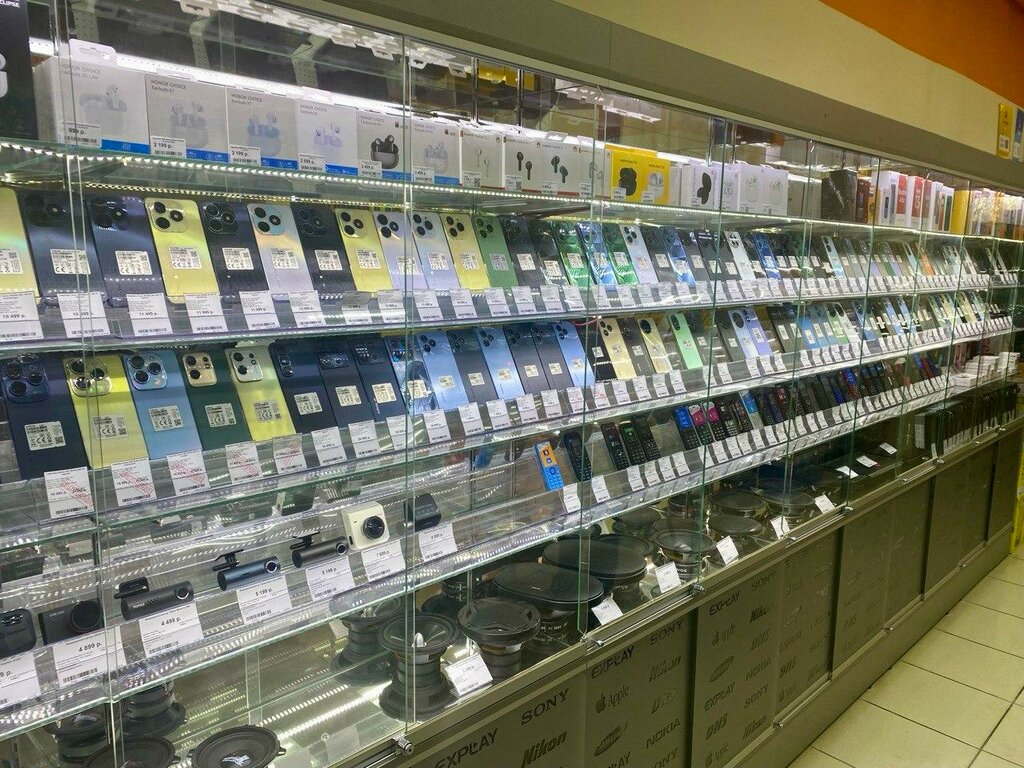 Elektronik eşya mağazaları DNS, Omskaya oblastı, foto