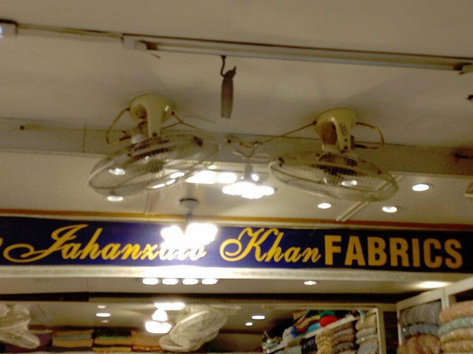 Mefruşat Jahanzaib Khan Fabrics, Karaçi, foto
