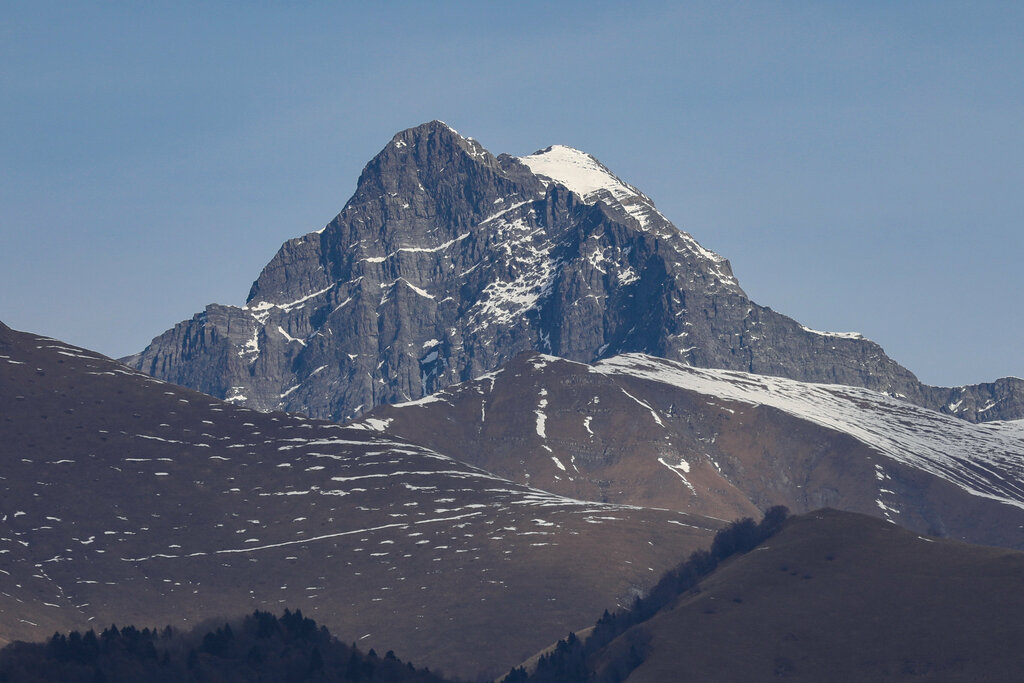 Dağ zirvesi Гора Бурхох 3670 метр, Dzau Bölgesi, foto