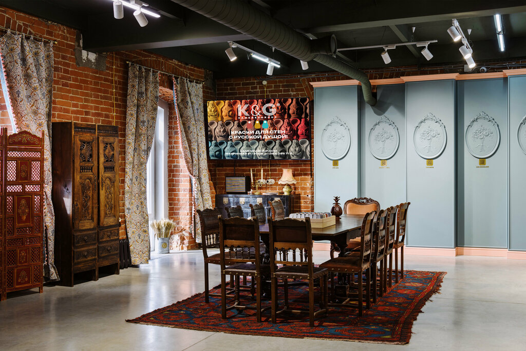 Boya ve cila malzemeleri üretim ve satış yerleri Kamenevgroup, Novosibirsk, foto