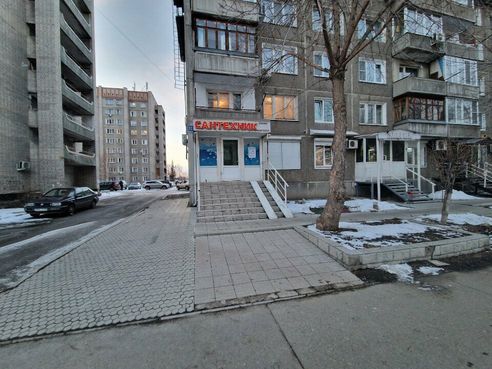 Banyo ve klozet mağazaları Santekhnik, Öskemen (Ust‑Kamenogorsk), foto