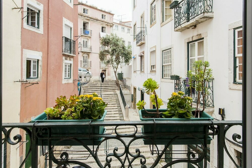 Otel Altido Stylish 1-bed flat w city views in Alfama, Lizbon, foto