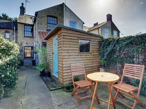 St Johns House (England, Oxfordshire County, Сivil Parish of Banbury, Saint John's Road), otel