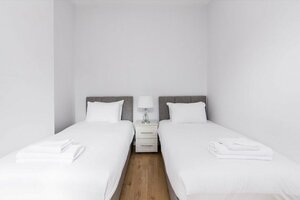 Spacious 4 bed with Parking near Nottingham City Centre - 184 Gregory House (England, Nottingham, Gregory Boulevard), otel  Nottingham'dan