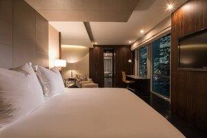 Four Seasons Marunouchi (日本, 東京都, 首都高速八重洲線), otel  Tokyo'dan