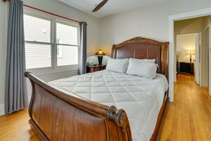 Renovated Victorian House ~ 7 Miles to Downtown! (Michigan, Michigan highway 3), otel  Detroit'ten