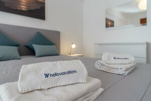 Quarteira Beach Apt. 2d by Hellovacations (Beja, Aljustrel, Rua Ary dos Santos), otel  Faro'dan