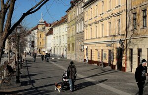 Teddy Bear Apartment (Gallusovo nabrežje No:39), otel  Ljubljana'dan