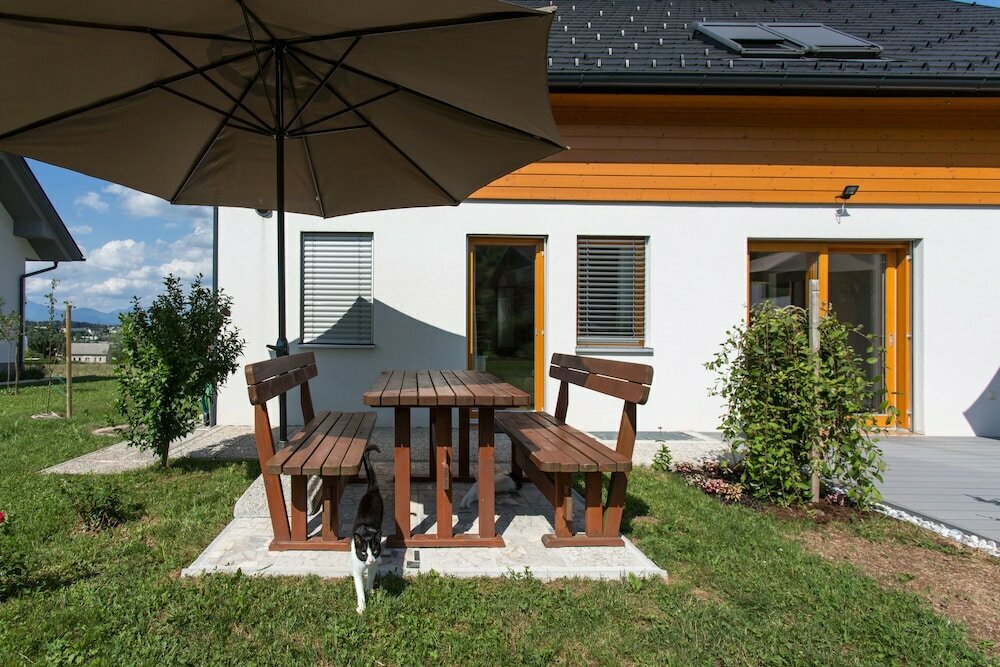 Kısa süreli konaklama Domovoj Apartments and Rooms, Dünya, foto