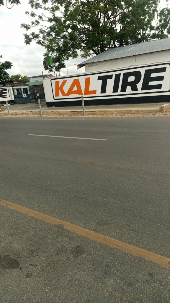 Jant ve lastikçiler Trentyre Wheel and Tyre, Lusaka, foto