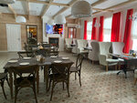 Podvorye (Novgorodskaya ulitsa No:36), restoran  Tixvin'den