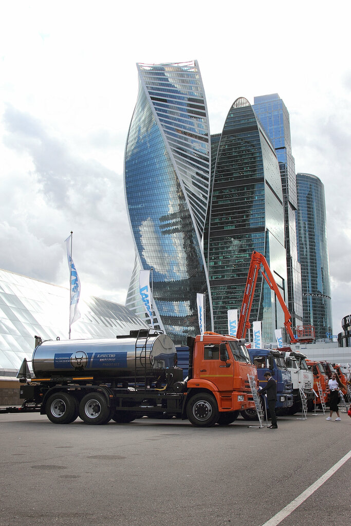 Yol yapım ekipmanları SpetsTekhnika, Kurgan, foto