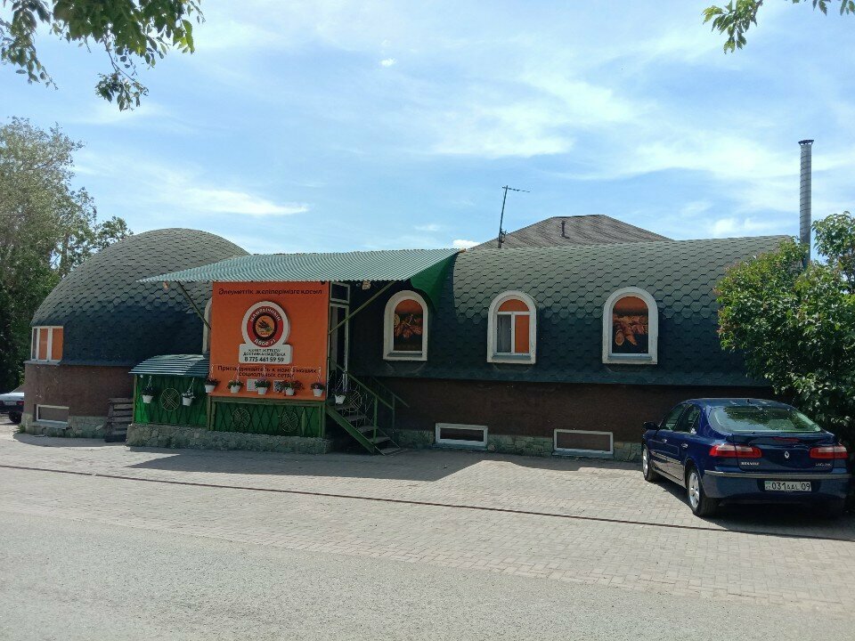 Kafe Kebab yard No. 1, Karağandı, foto