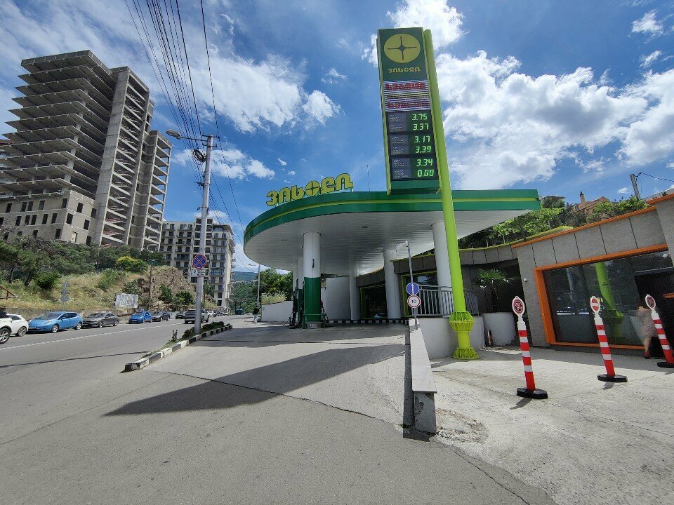 Benzin istasyonu Wissol, Tiflis, foto
