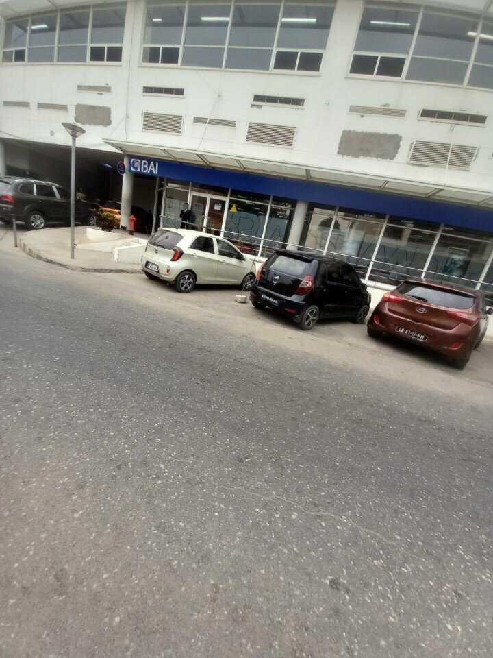 ATM'ler Bai, Loanda, foto