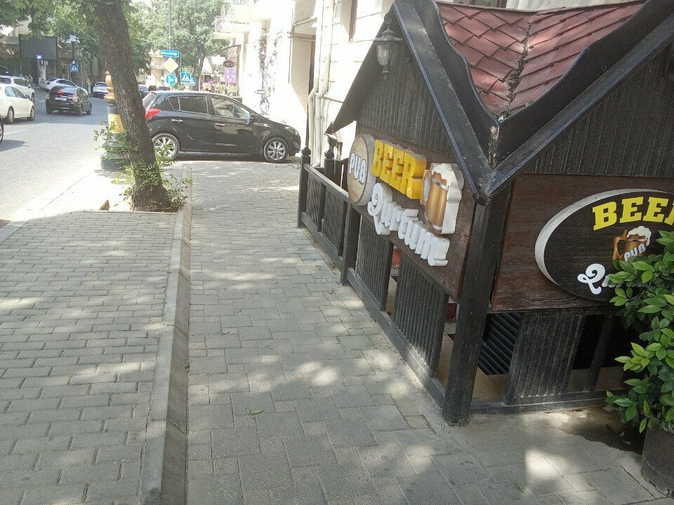 Bar Beer qurtum, Bakü, foto
