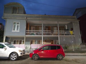 Hotel Guro (ჭავჭავაძის ქუჩა No:38, ქობულეთი), otel  Kabuletti'den