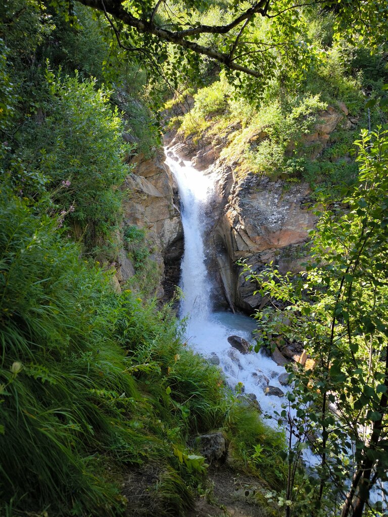 Şelale Kogutai Waterfall, Kabardino‑Balkarya, foto