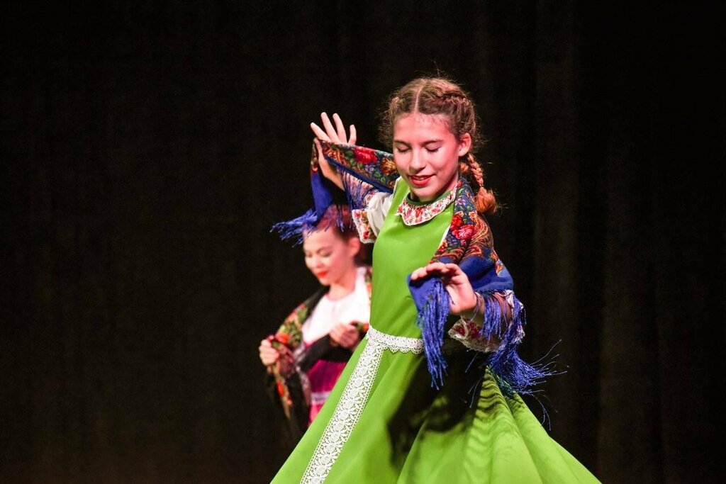 Müzik ve dans grupları Радуга, Saint‑Petersburg, foto
