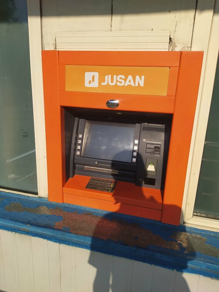 ATM'ler Alatau City Bank, Almatı, foto