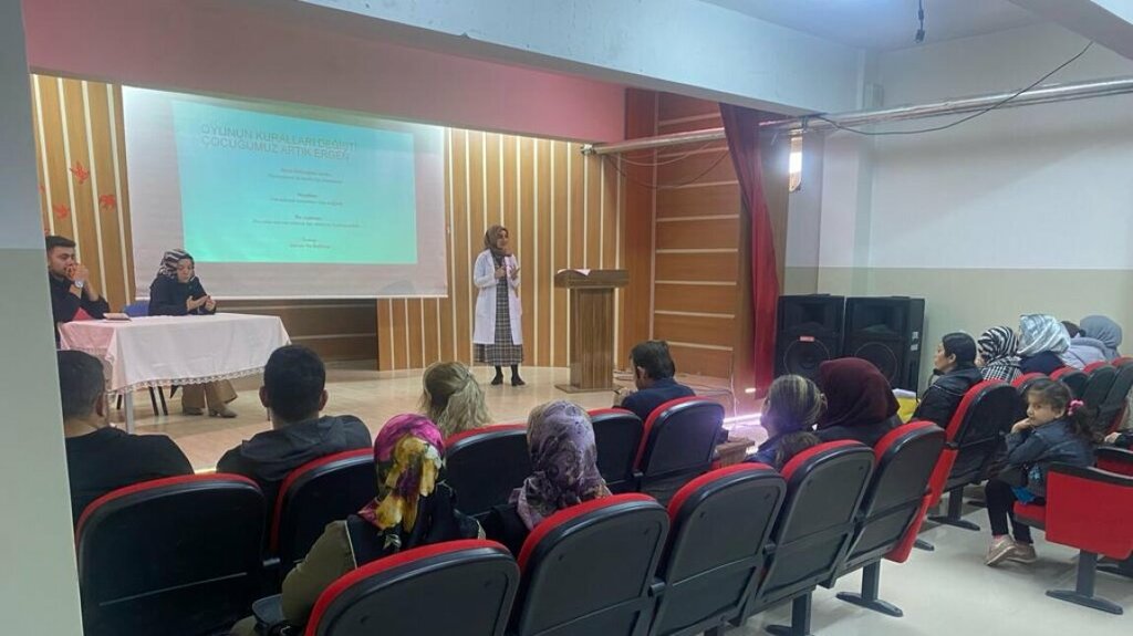 Lise Çayırlı Mesleki Ve Teknik Anadolu Lisesi, Çayırlı, foto