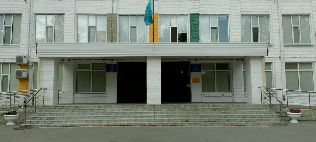 Ortaokul Secondary school No. 4, Aksu, foto