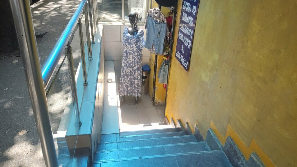 Giyim mağazası Outlet Mania, Tiflis, foto