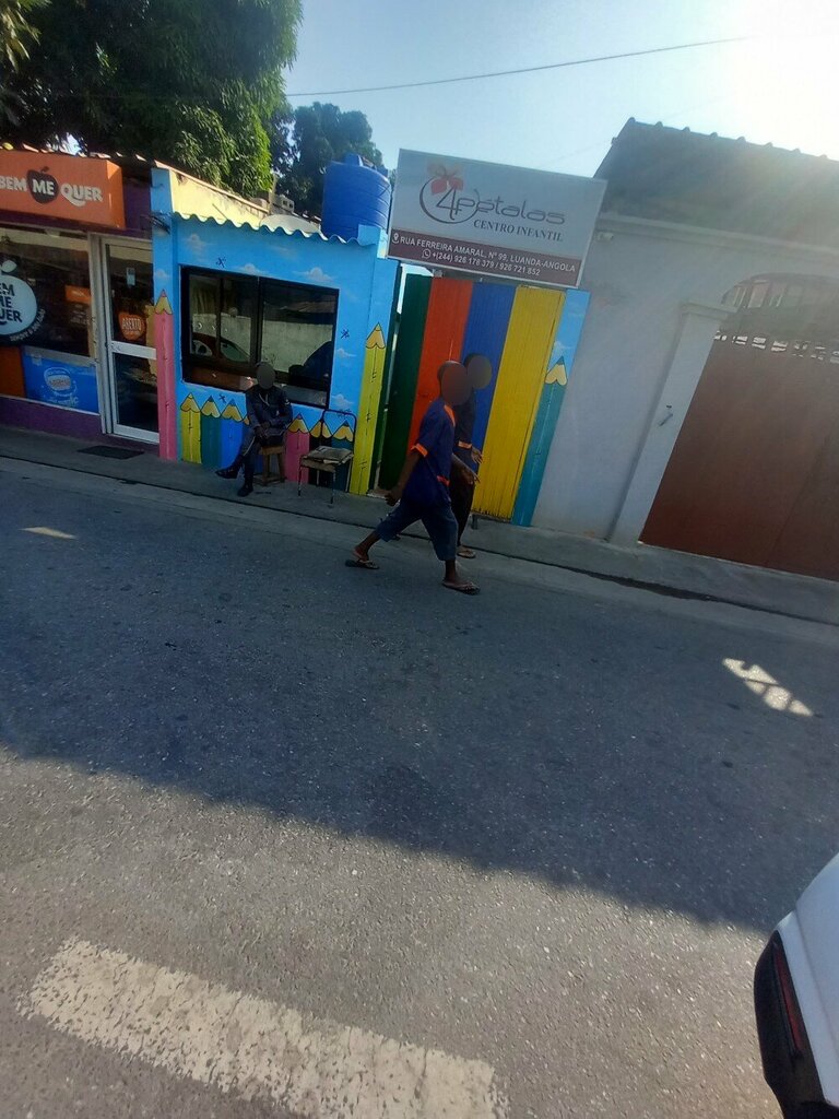 Anaokulları 4 Petalas, Loanda, foto