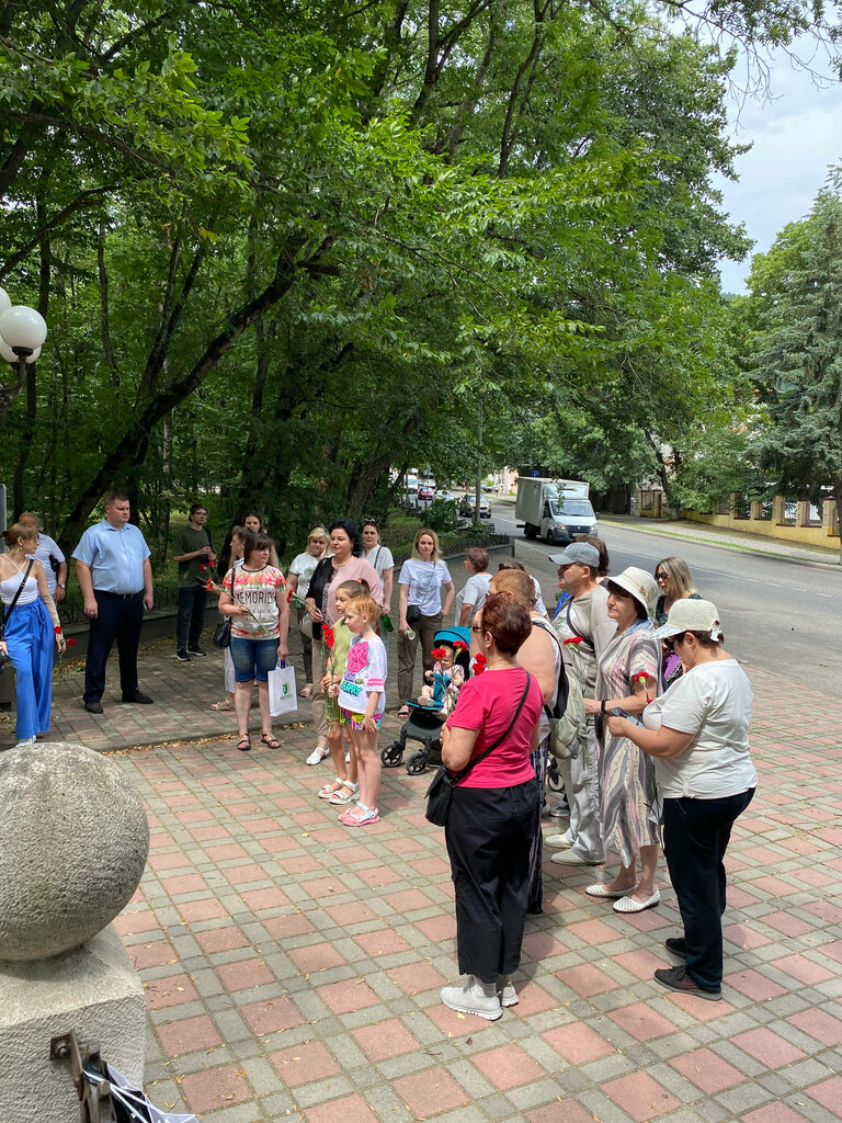 Anıt, heykel Вечный огонь, Zheleznovodsk, foto