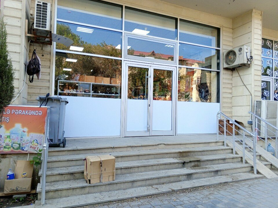 Giyim mağazası Paltar magazasi, Sumgayıt, foto
