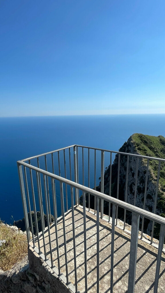 Hızlı ulaşım istasyonu Monte Solaro, Campania, foto