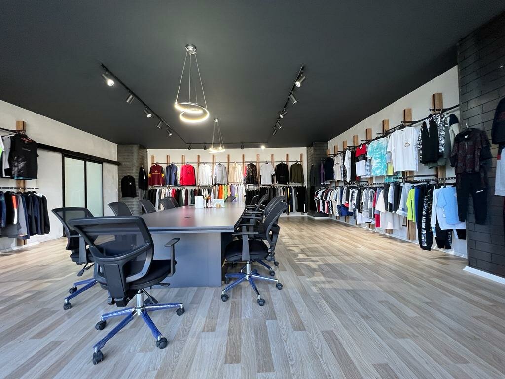 Otomobil satış galerileri Özbeka Tekstil, İstanbul, foto