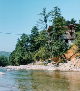 Şana Yaşam Köyü (Köprübaşı Mah., Karaali Köyü Yolu, No:20, Fındıklı, Rize), pansiyonlar, hosteller  Fındıklı'dan