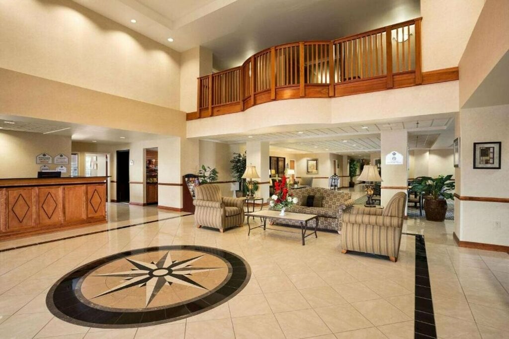 Otel Wingate by Wyndham Louisville East, Louisville, foto