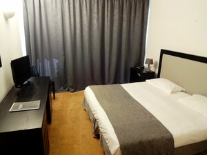 Hotel Mariana (Haute-Corse, Arrondissement de Calvi, Calvi, Avenue Santa Maria), otel  Calvi'den