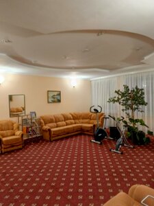 Sem Listvennits (ulitsa Gagarina No:34), otel  Labytnangi'den