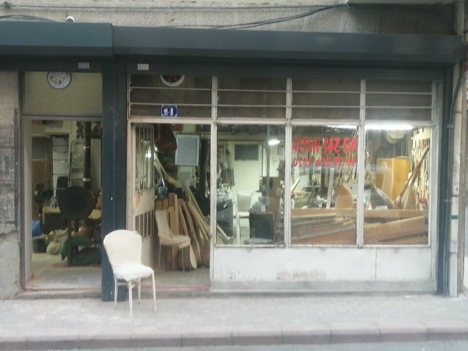 Müzik enstrumanların tamiri Altun Saz Evi, Ankara, foto