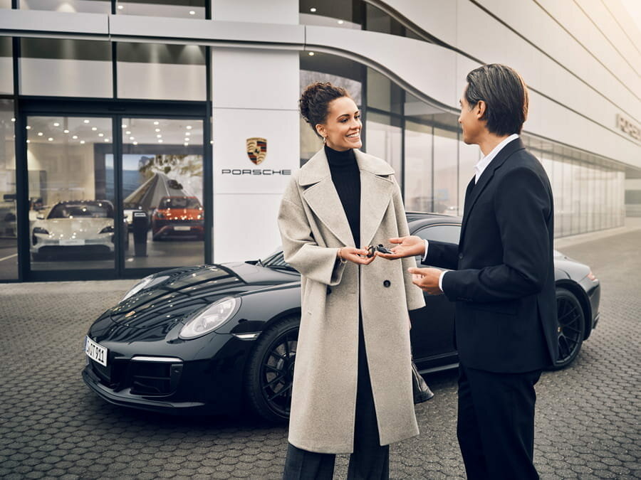Otomobil satış galerileri Porsche Showroom Abu Dhabi, Abu Dabi, foto