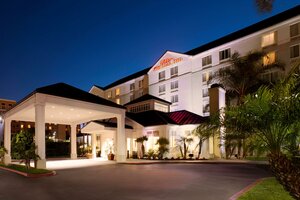 Hilton (Garden Grove, 11777 Harbor Boulevard), otel  Garden Grove'dan