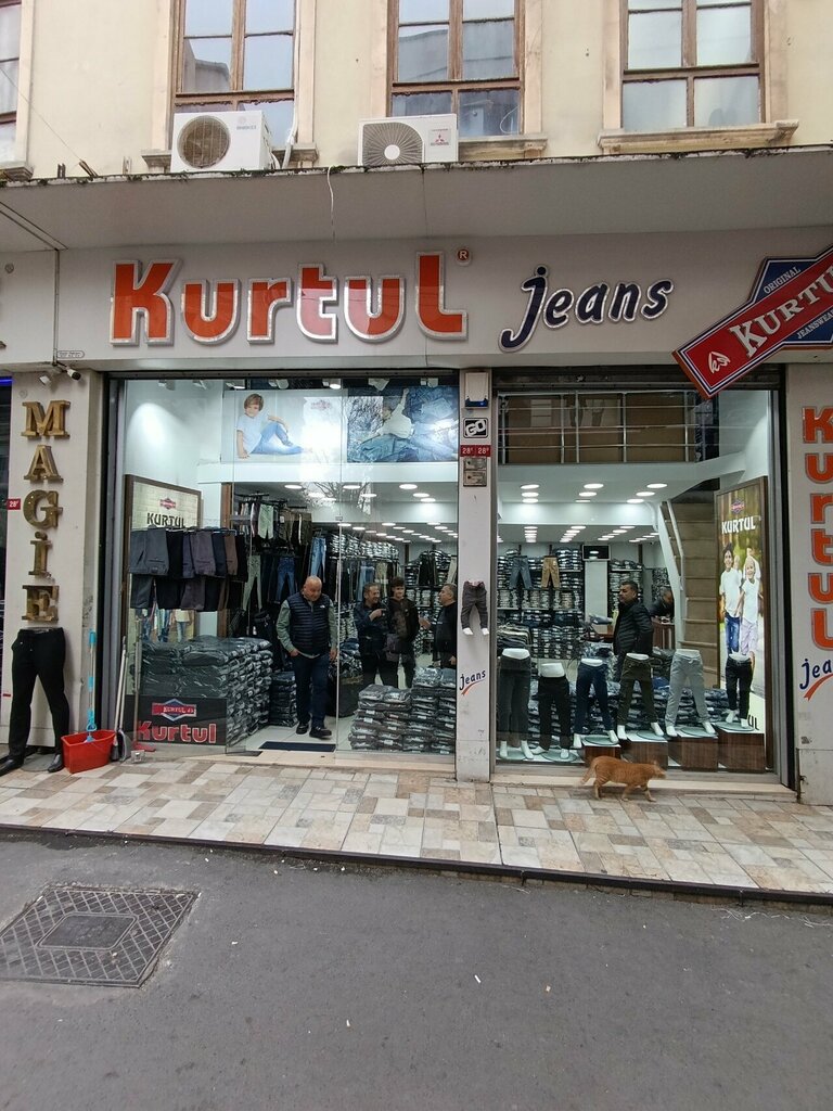 Giyim mağazası Kurtul Jeans, İstanbul, foto
