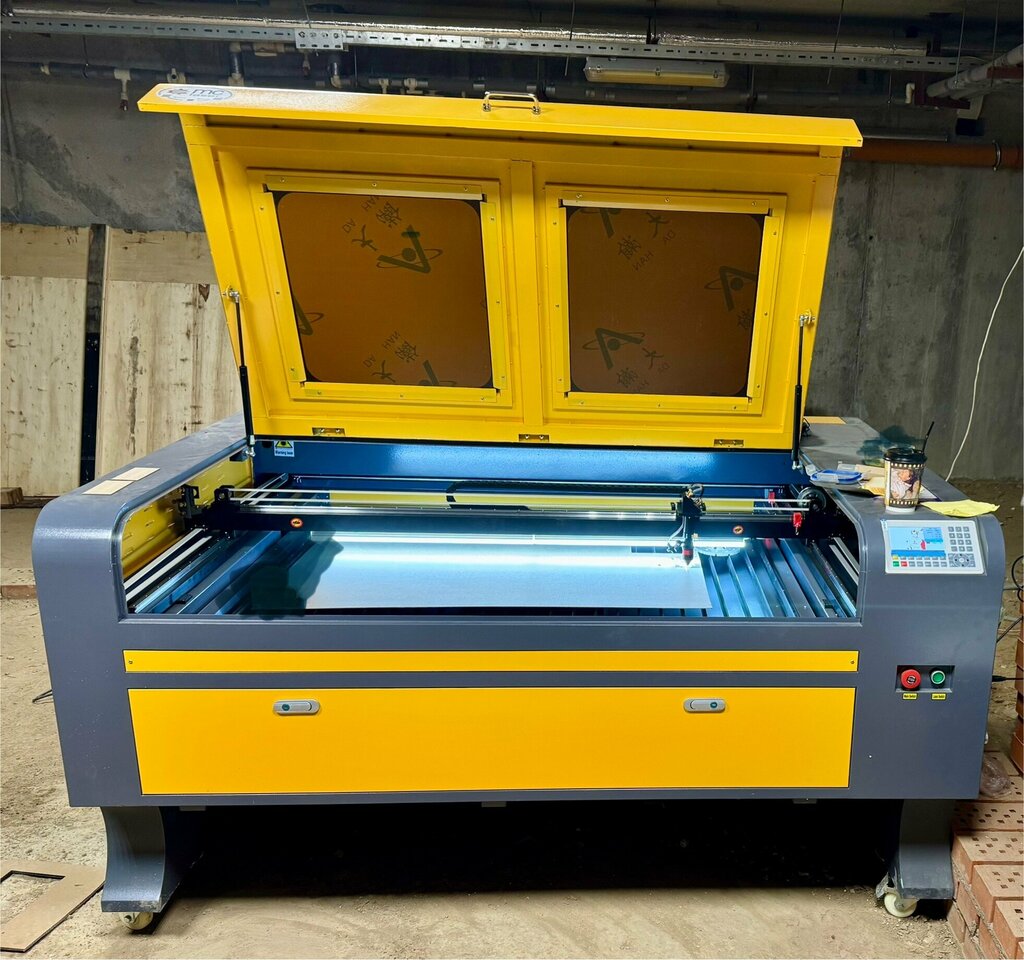 Lazer çalışmaları LaserOk, Saint‑Petersburg, foto