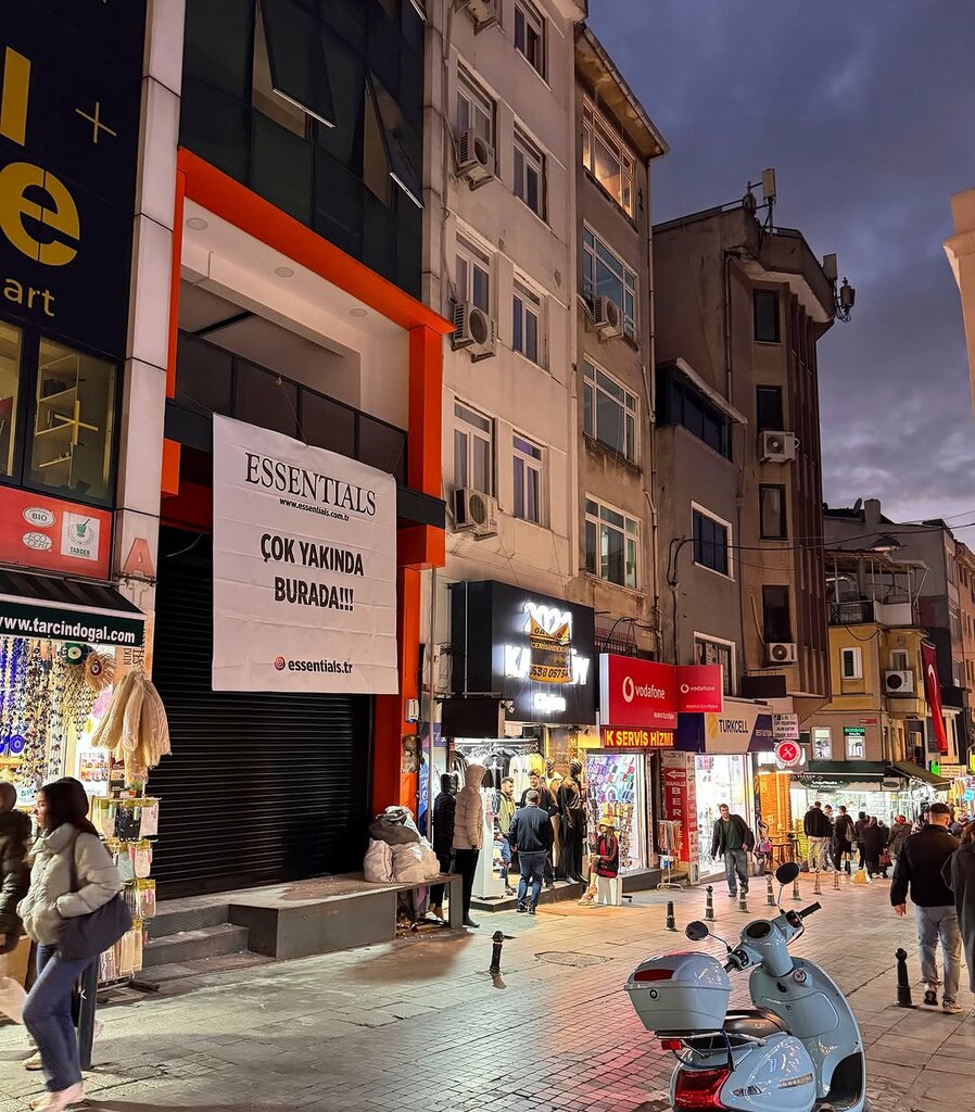 Giyim mağazası Essentials, İstanbul, foto