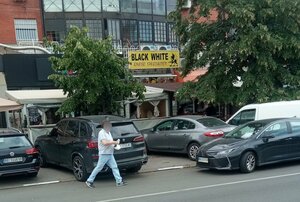 Black White (Zorana Djindjica Boulevard No:12E), restoran  Belgrad'dan