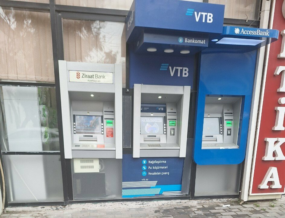 ATM'ler Access Bank, Bakü, foto